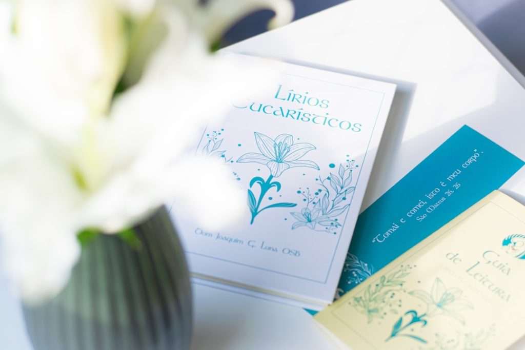 How to Design Stunning Invitations and Greeting Cards Using Canva Card ...