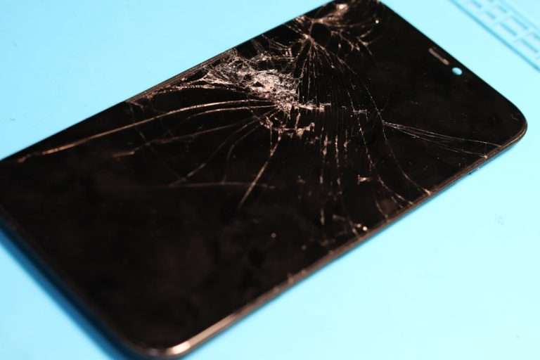 How to Fix Black Horizontal Lines on Your Phone Screen