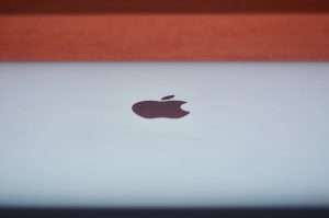 What Is iChat? Apple’s Old Messaging App Explained