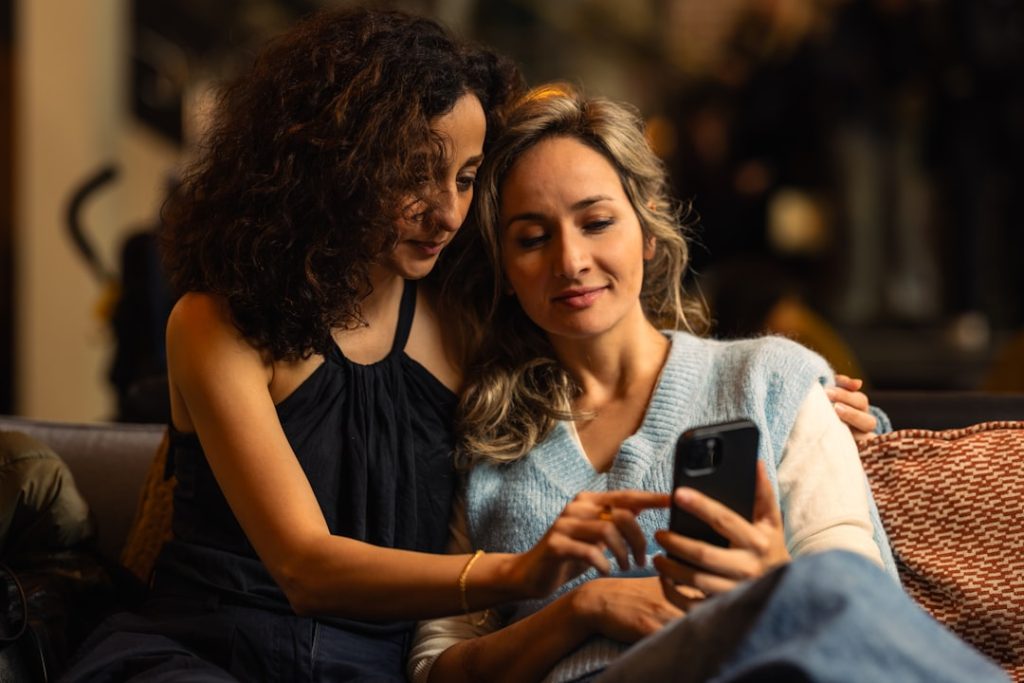 What Does YN Mean in Slang Text Messages and Social Media?